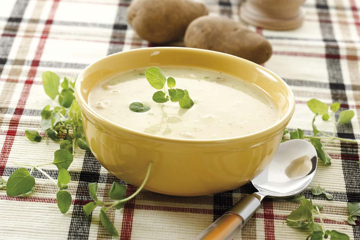 Piena zupa ar dārzeņiem un kartupeļu